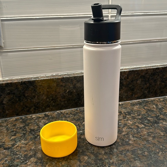 Dining | 22oz Simple Modern Brand Flip Top Straw Water Bottle | Poshmark